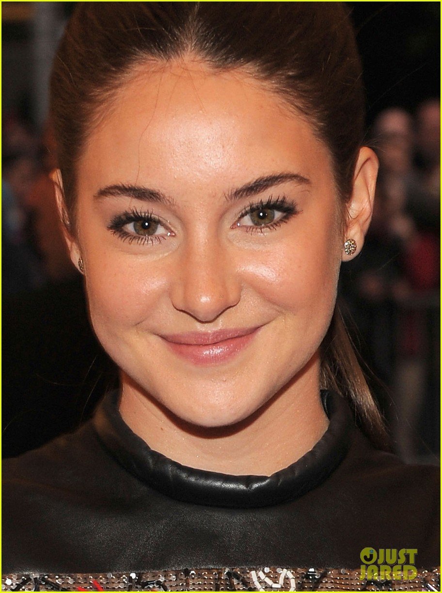Shailene Woodley - Met Ball 2012: Photo 2658642 | Shailene Woodley ...
