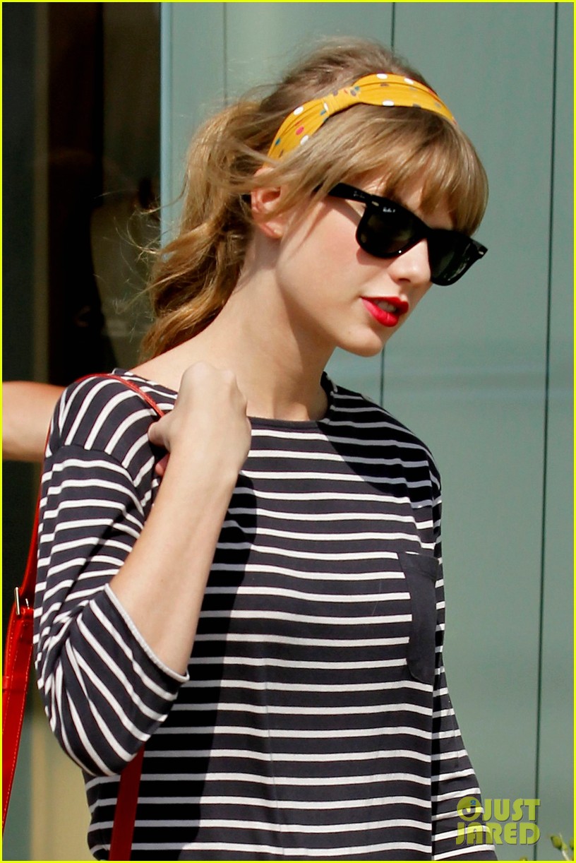 Taylor Swift: Jewelry Shopping!: Photo 2657209 | Taylor Swift Photos ...