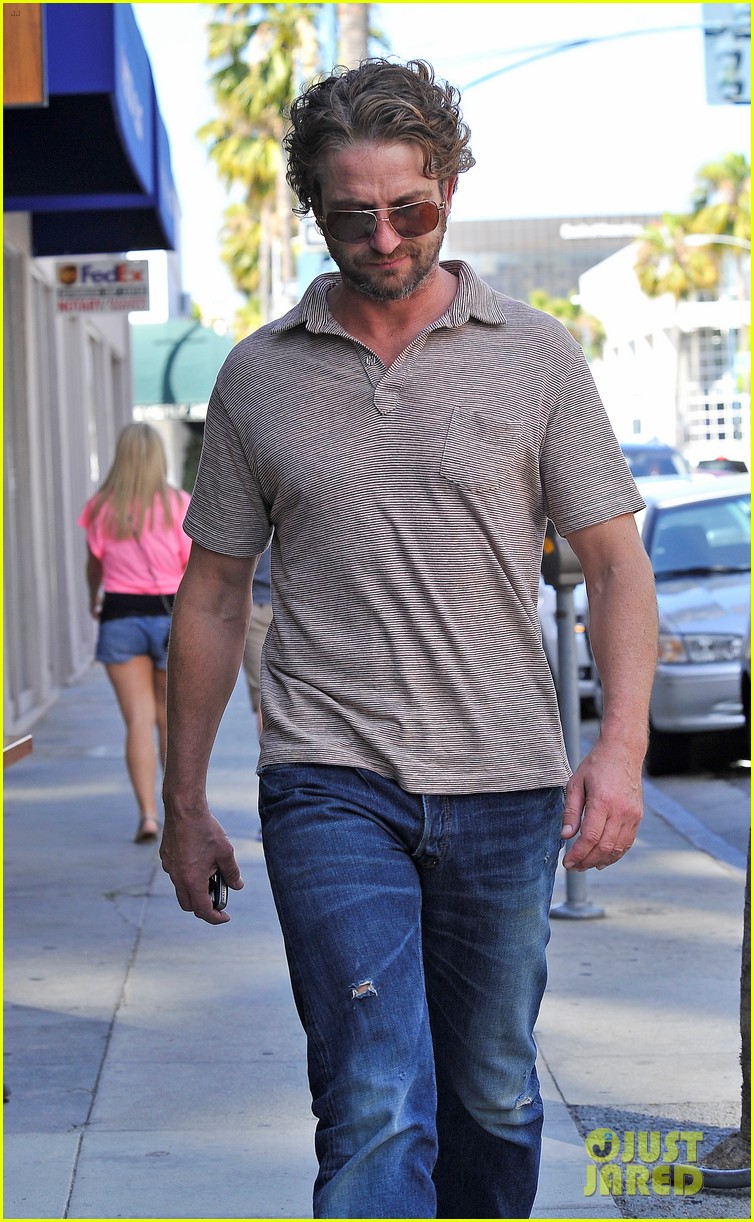 Gerard Butler: 'Machine Gun Preacher' Now on DVD!: Photo 2672099 ...