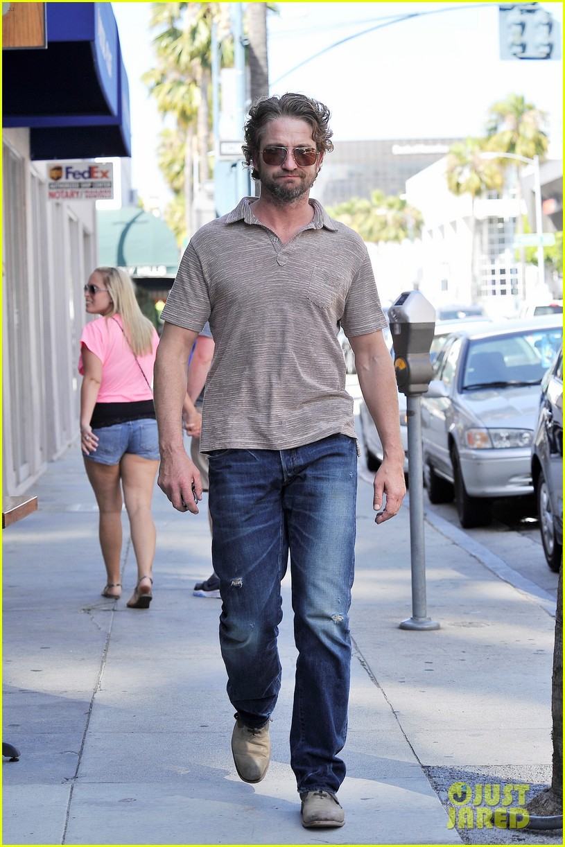 Gerard Butler: 'Machine Gun Preacher' Now on DVD!: Photo 2672101 ...