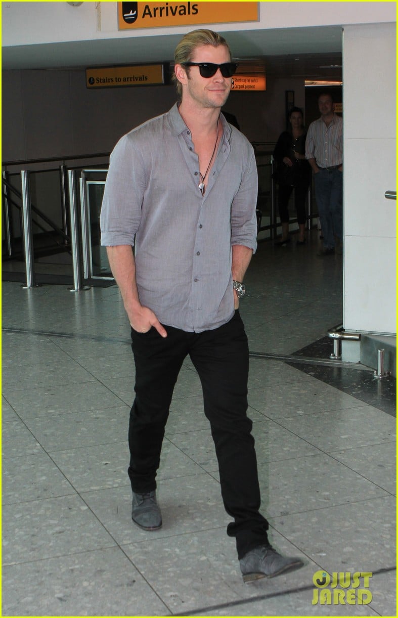 'Snow White & the Huntsman' Sequel Happening?: Photo 2671301 | Chris ...