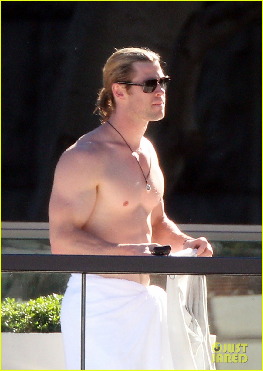 Chris Hemsworth: Shirtless in Sydney!: Photo 2676518 | Chris Hemsworth ...