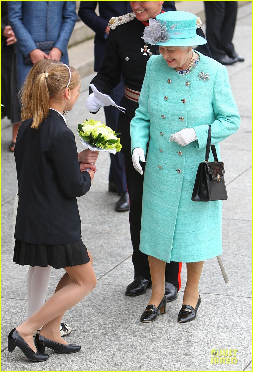 Photo: prince william kate queen nottingham 26 | Photo 2674499 | Just ...