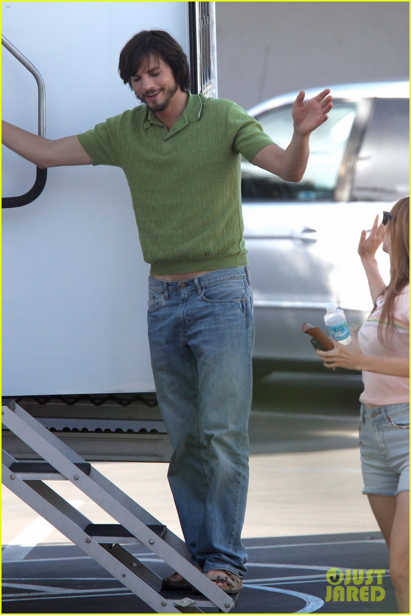Ashton Kutcher: 'jObs' High Fives!: Photo 2674734 | Ashton Kutcher ...