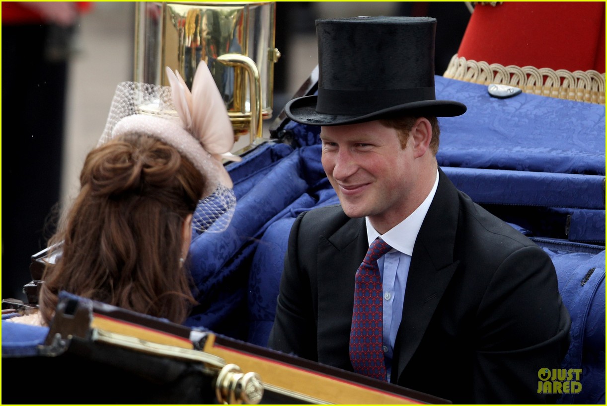 President Obama Sends 'Heartfelt Congratulations' to The Queen: Photo ...