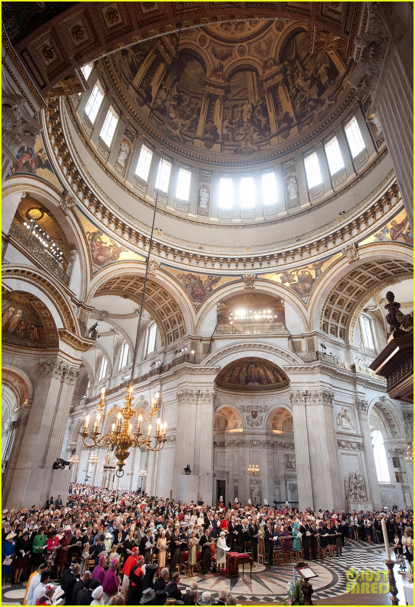 President Obama Sends 'Heartfelt Congratulations' to The Queen: Photo ...