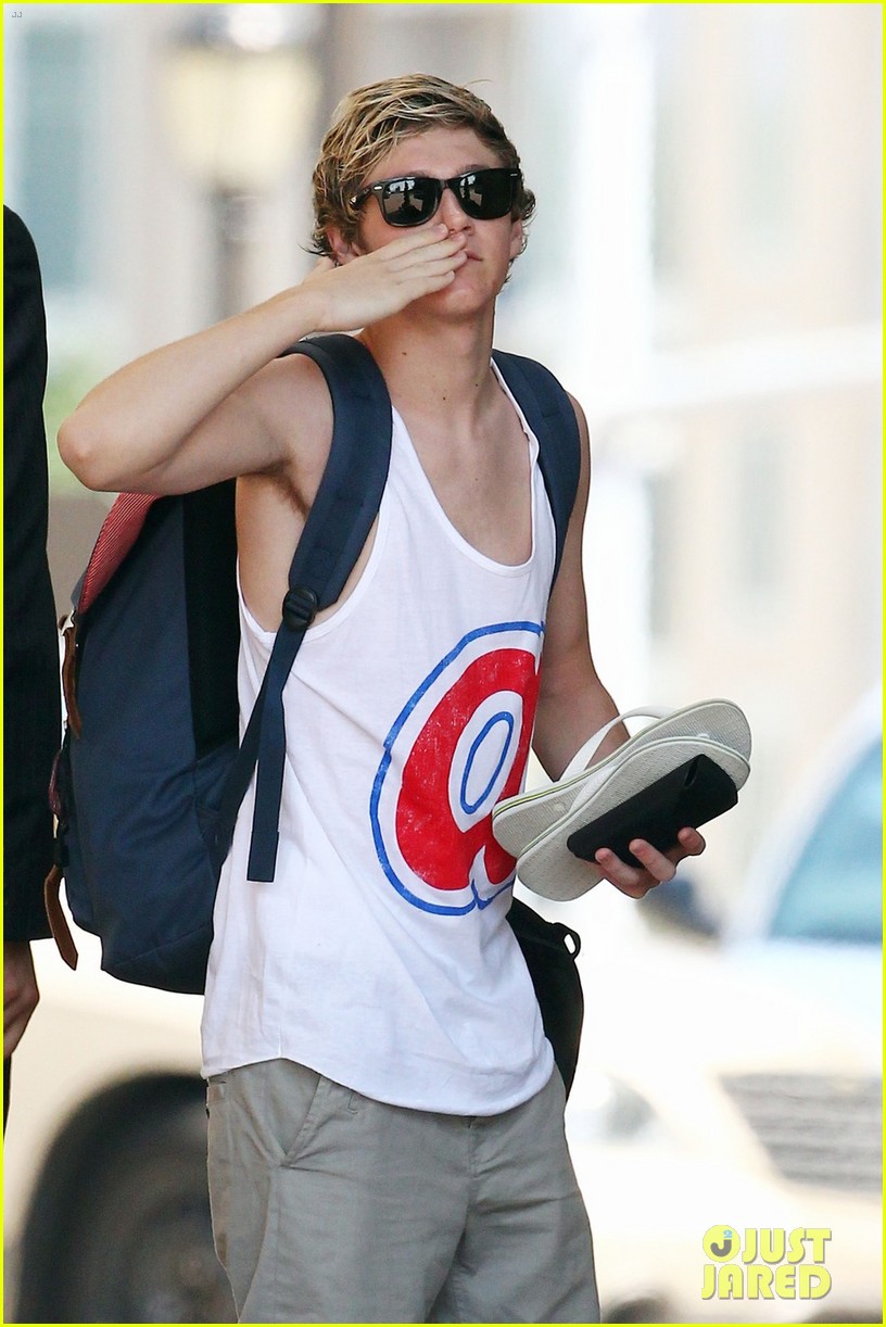 Harry Styles' $200,000 Ferrari: Just a Rental Car!: Photo 2679864 ...