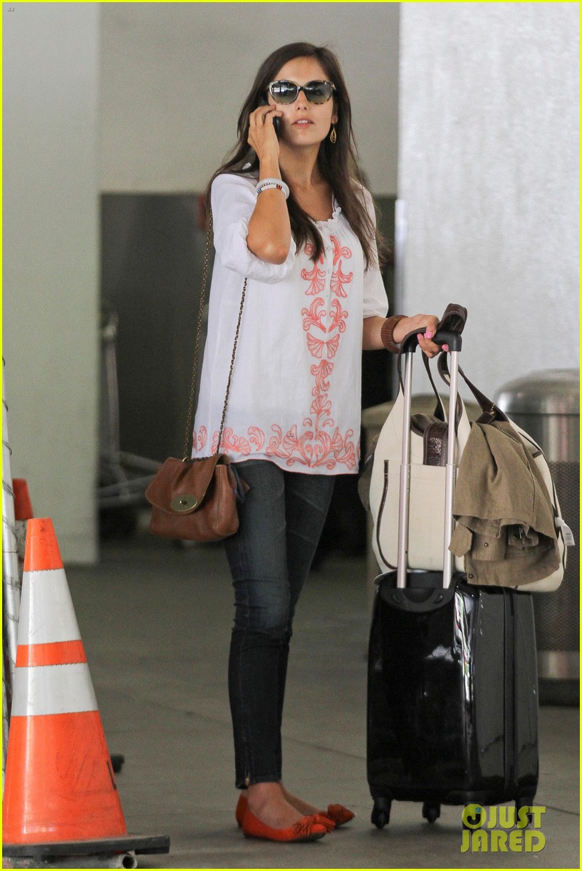 Camilla Belle Lands in Los Angeles with Evolet!: Photo 2692673 ...