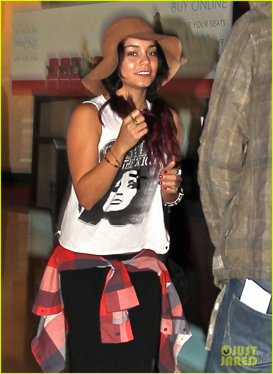 Vanessa Hudgens & Austin Butler: 'Dark Knight Rises' Viewers!: Photo ...