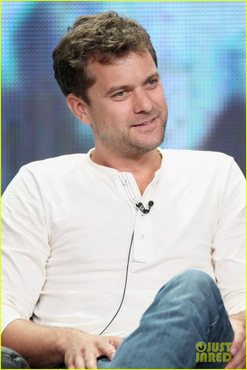 Joshua Jackson: 'Fringe' at Summer TCA Tour!: Photo 2691145 | Anna Torv ...