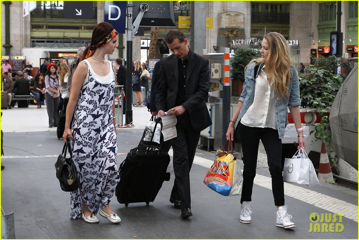 Lana Del Rey: Macaron Mademoiselle!: Photo 2682898 | Lana Del Rey ...