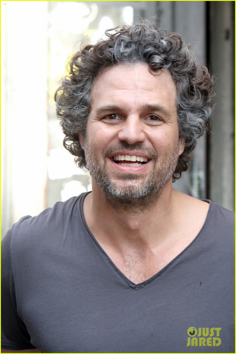 Hailee Steinfeld & Mark Ruffalo: 'Song' Set: Photo 2683999 | Hailee ...