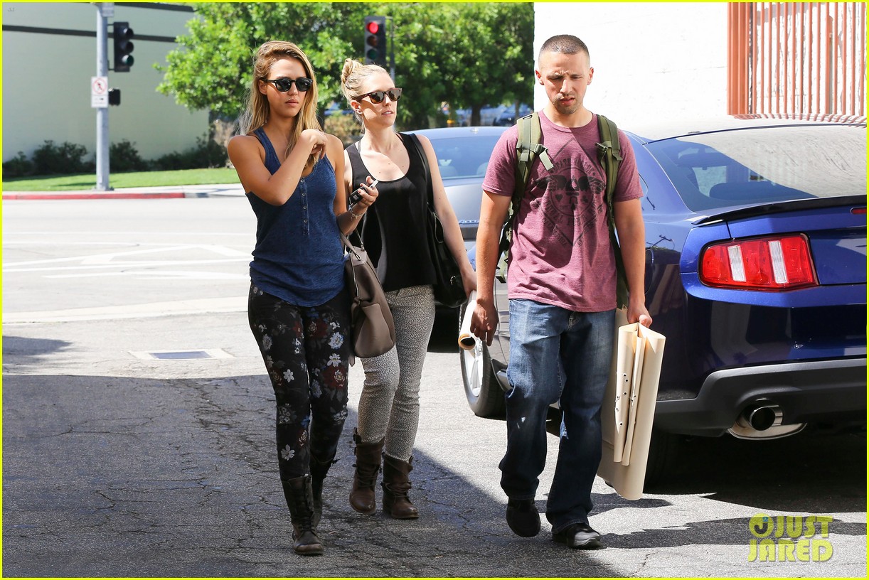 Jessica Alba: Gun Training for 'Sin City: A Dame to Kill For'!: Photo ...