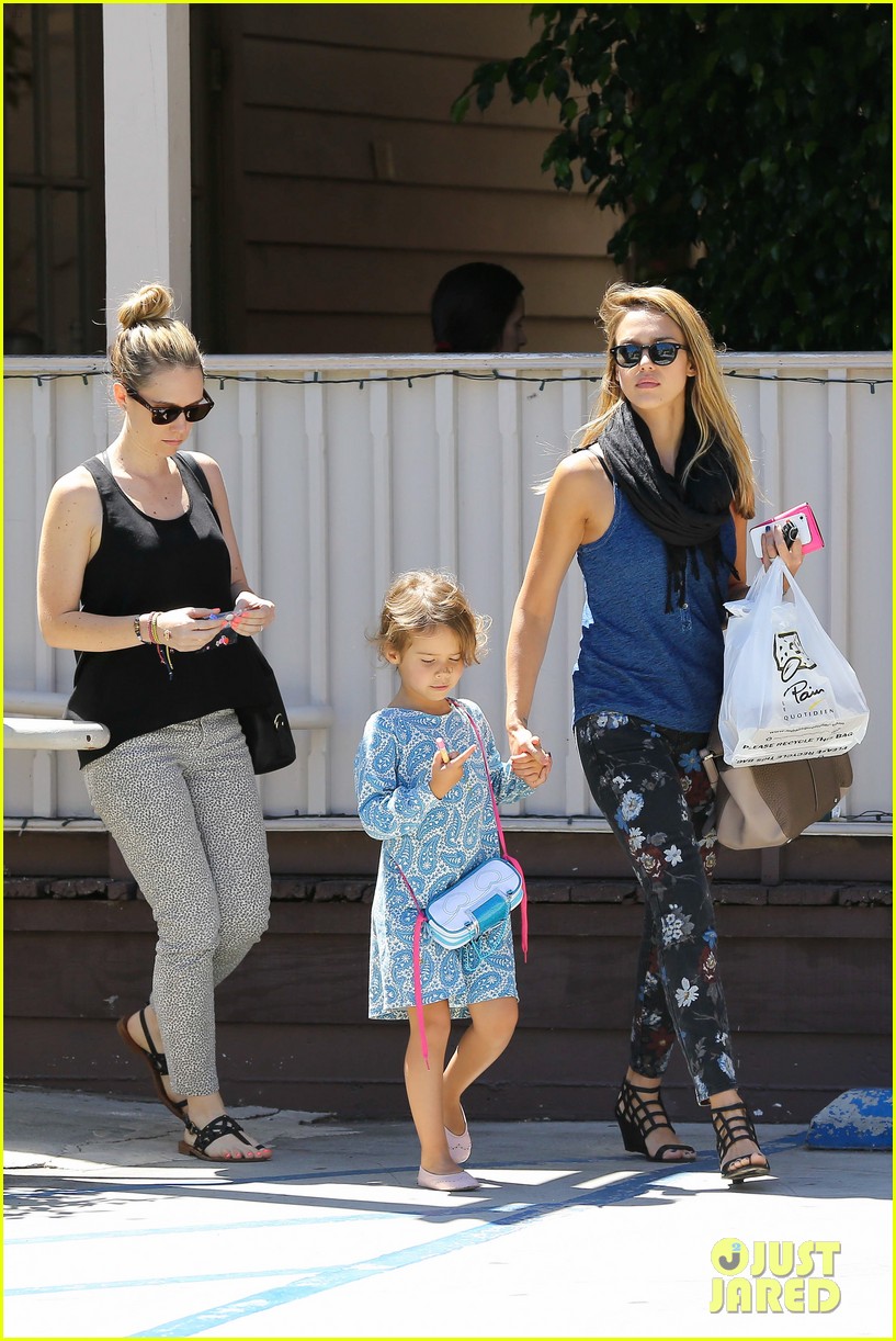 Jessica Alba: Gun Training for 'Sin City: A Dame to Kill For'!: Photo ...