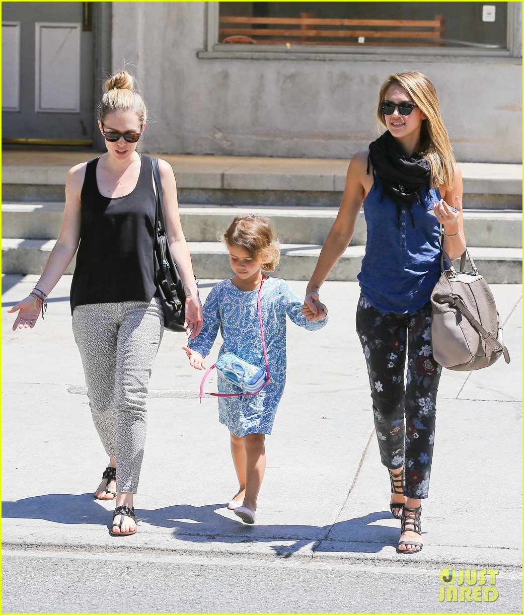 Jessica Alba: Gun Training for 'Sin City: A Dame to Kill For'!: Photo ...