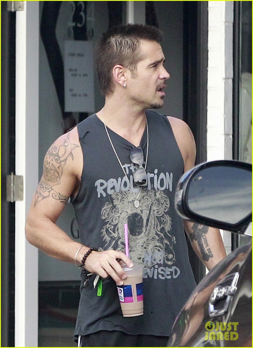 Colin Farrell: Yoga Stretch: Photo 2696891 | Colin Farrell Photos ...