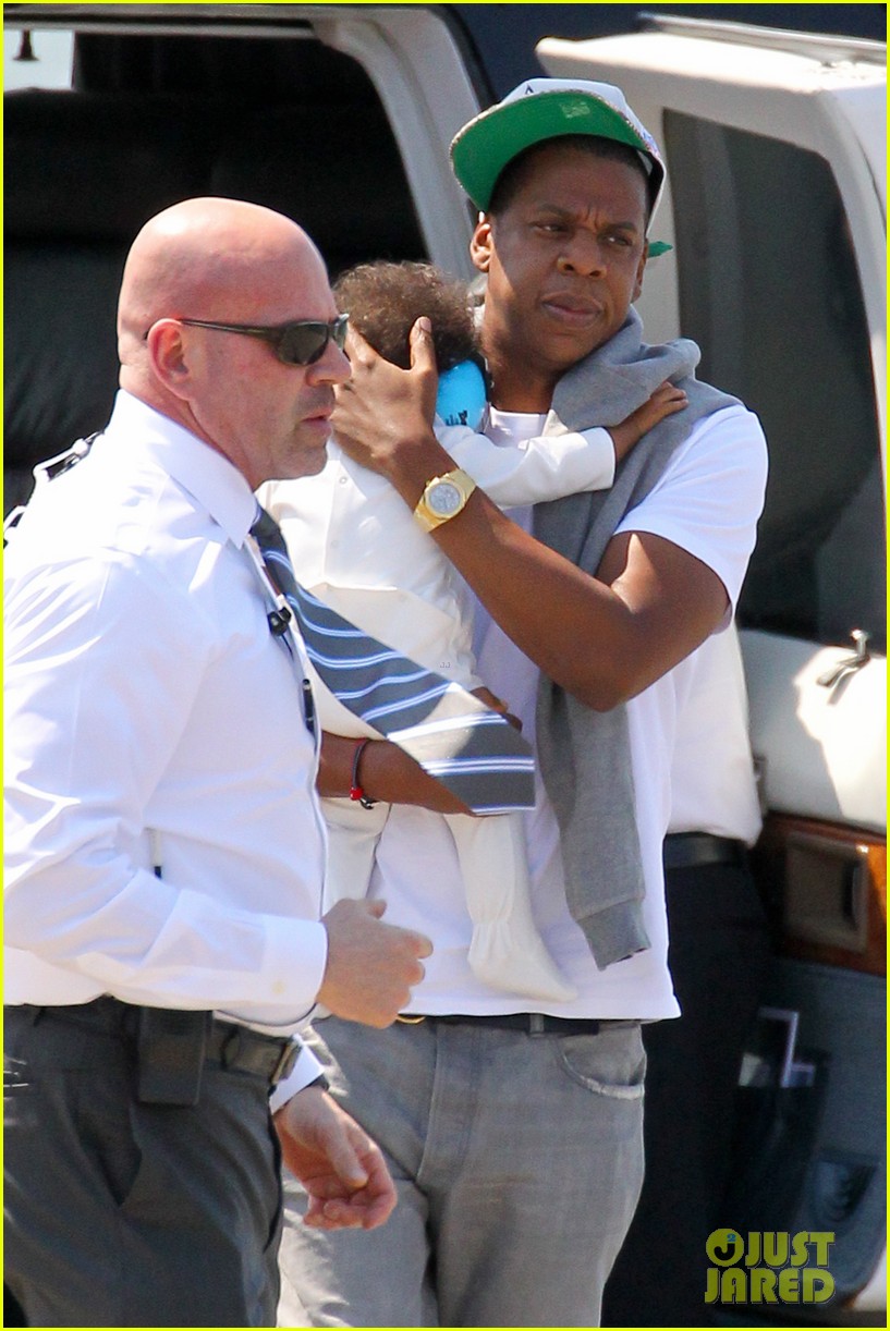 Jay-Z & Blue Ivy Carter Chopper Into the Big Apple!: Photo 2711367 ...