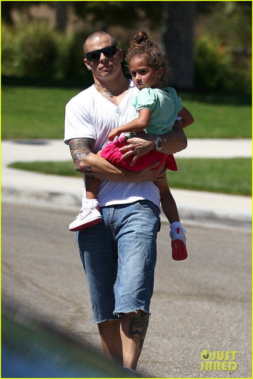 Jennifer Lopez & Casper Smart: Going Strong in Calabasas!: Photo ...