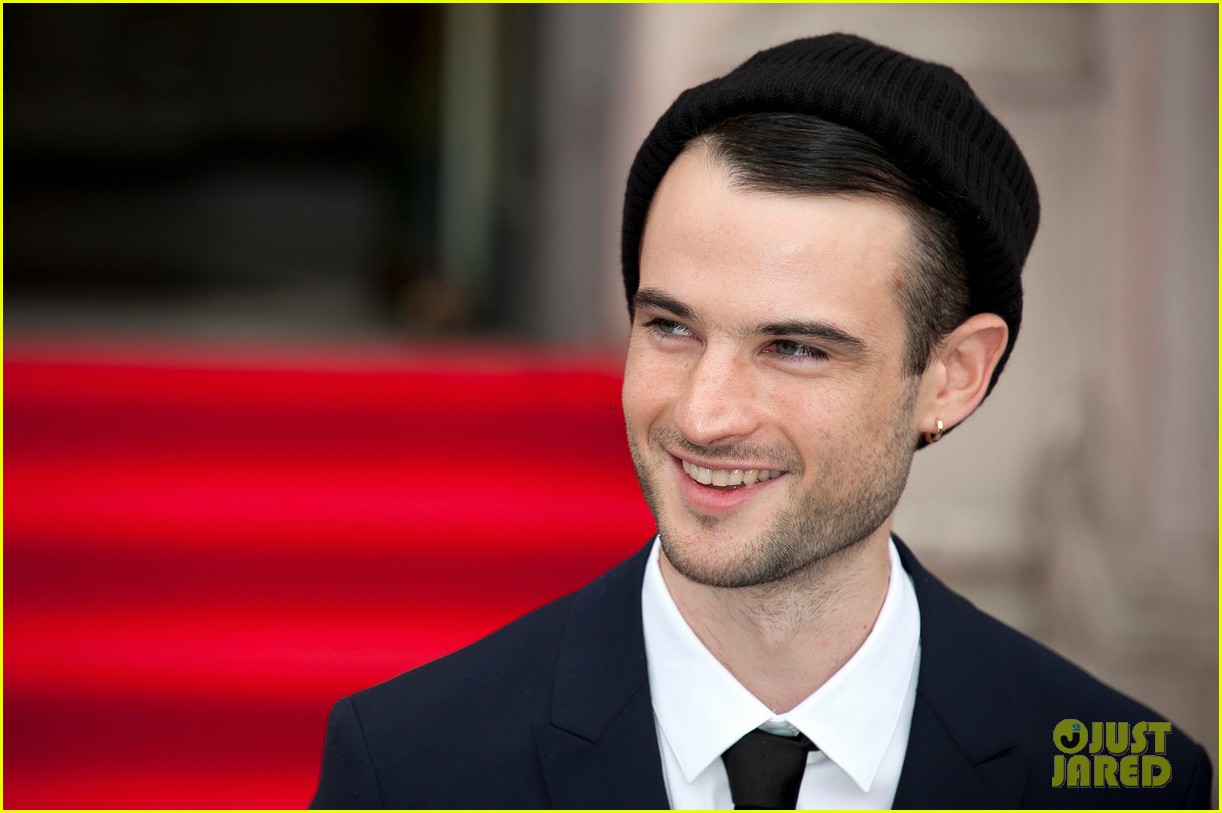Tom Sturridge & Sam Riley: 'On The Road' UK Premiere!: Photo 2703253 ...