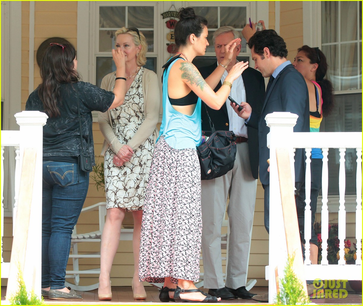 Amy Poehler 'They Came Together' Set with Paul Rudd!: Photo 2696828 ...