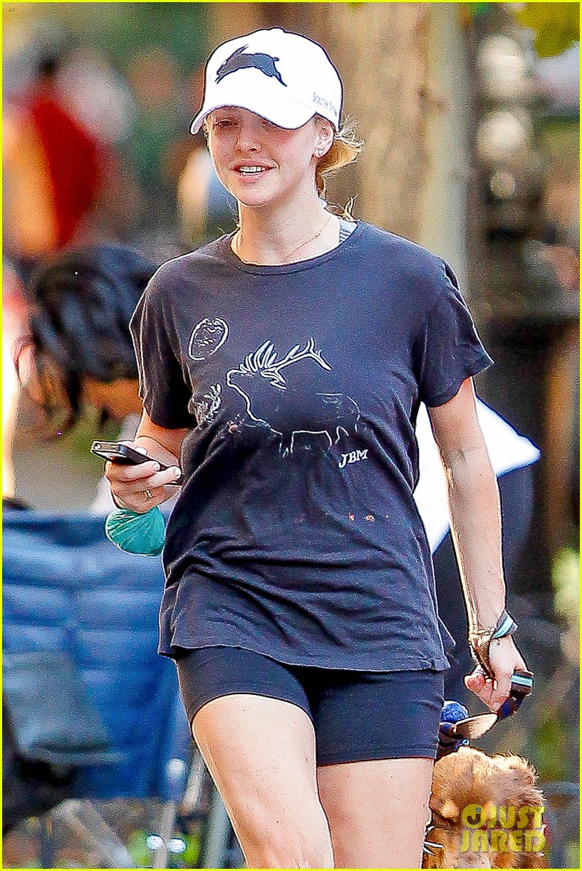 Amanda Seyfried: U.S. Open & Ice Cream Cone Cutie!: Photo 2710543 ...