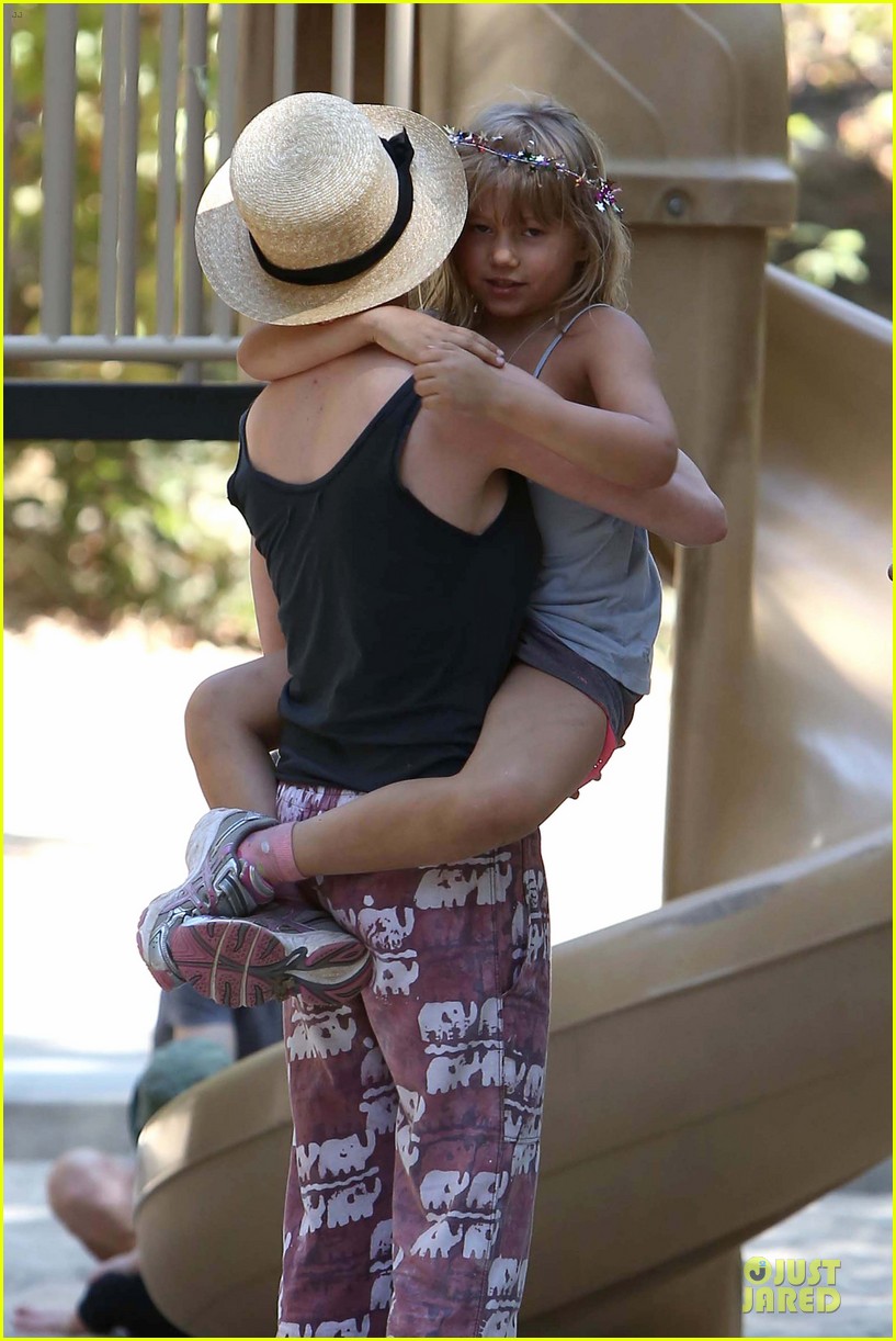 Michelle Williams: Birthday Party With The Family!: Photo 2708039 ...