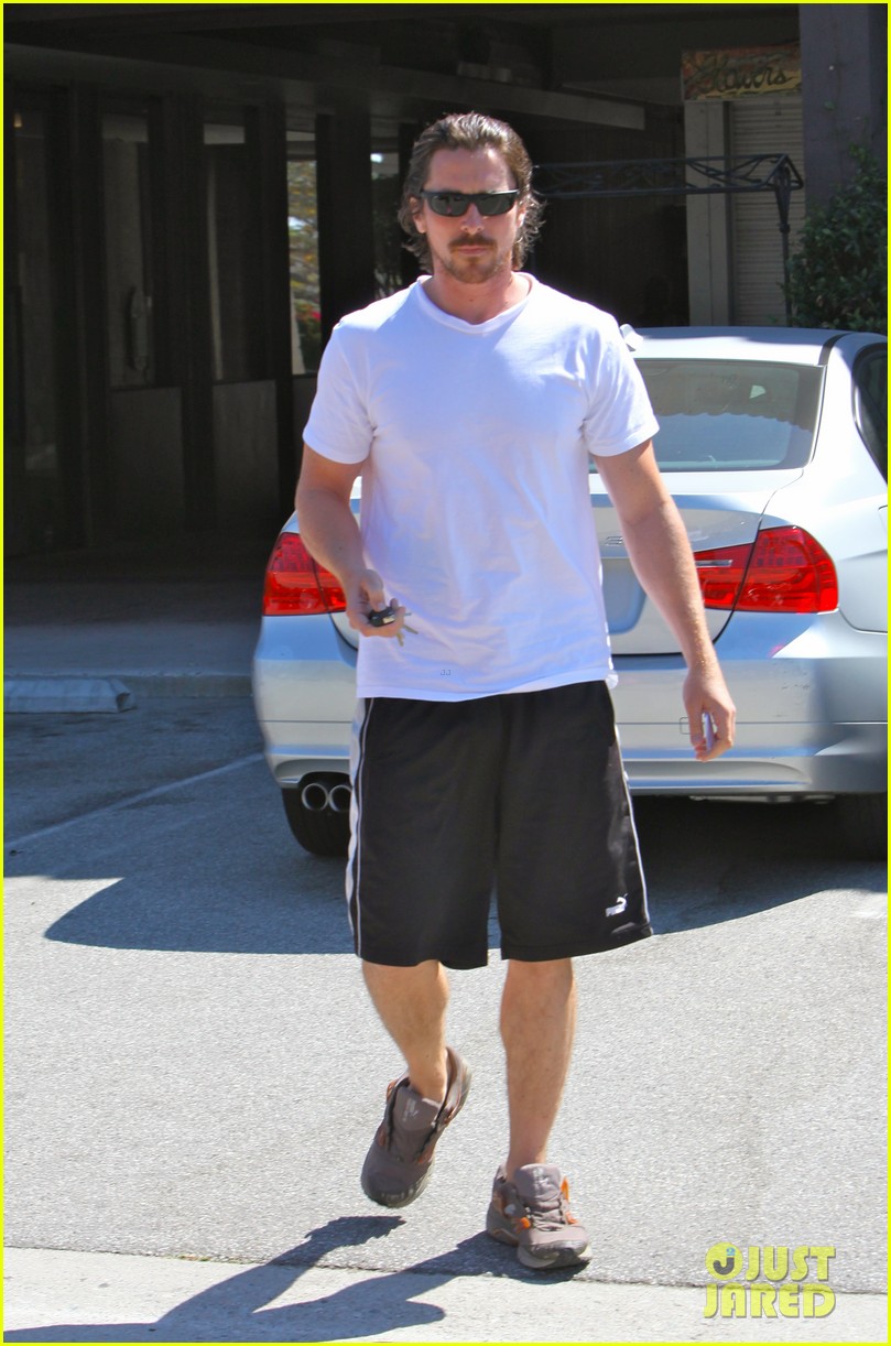 Christian Bale Flies Young Cancer Patient to Disneyland: Photo 2723953 ...