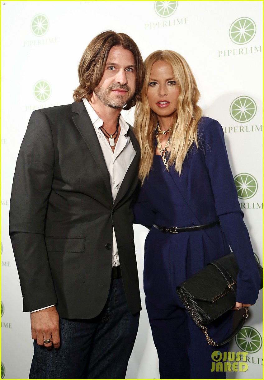 Alexa Chung & Olivia Palermo: Fashion's Night Out!: Photo 2716095 ...