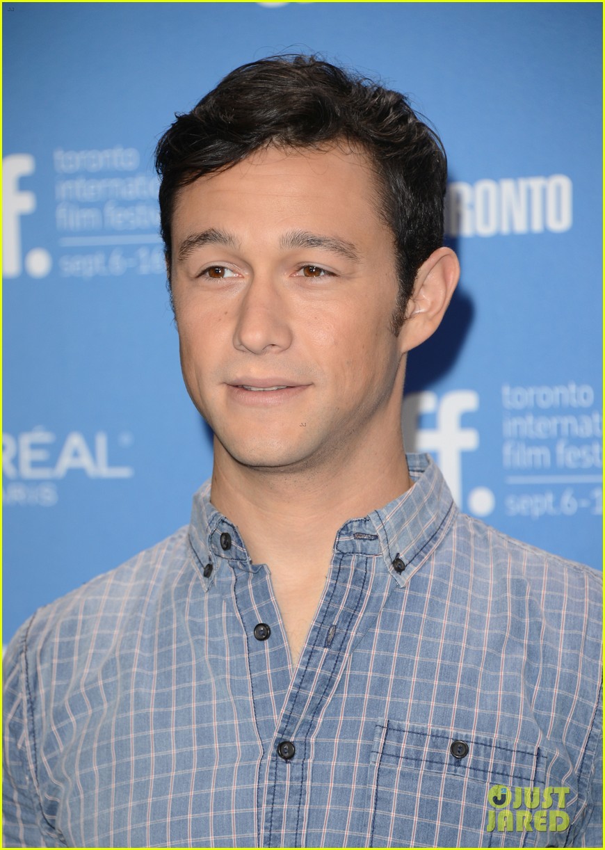 Joseph Gordon-Levitt & Emily Blunt: 'Looper' Premiere at TIFF!: Photo ...