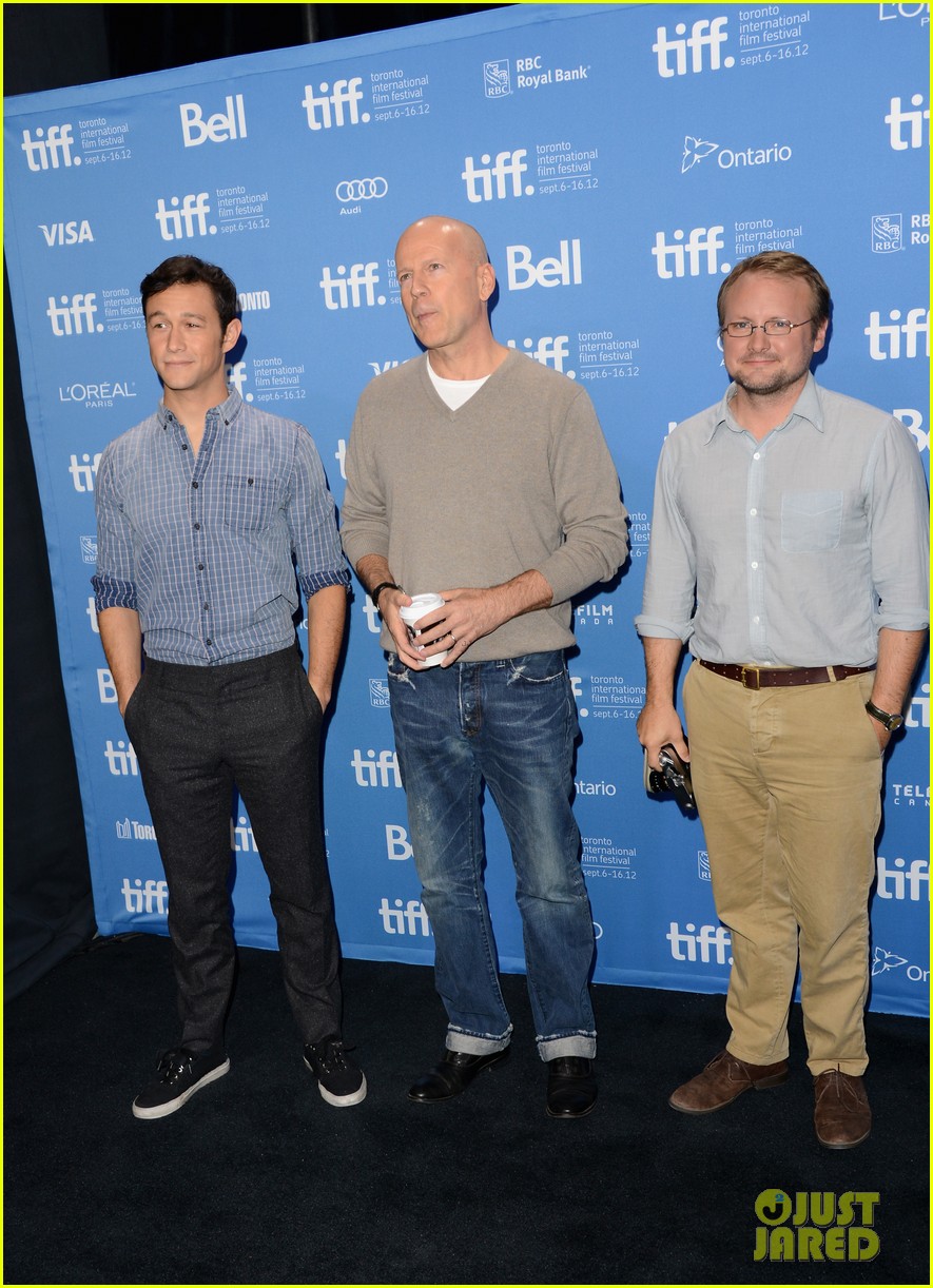 Joseph Gordon-Levitt & Emily Blunt: 'Looper' Premiere at TIFF!: Photo ...