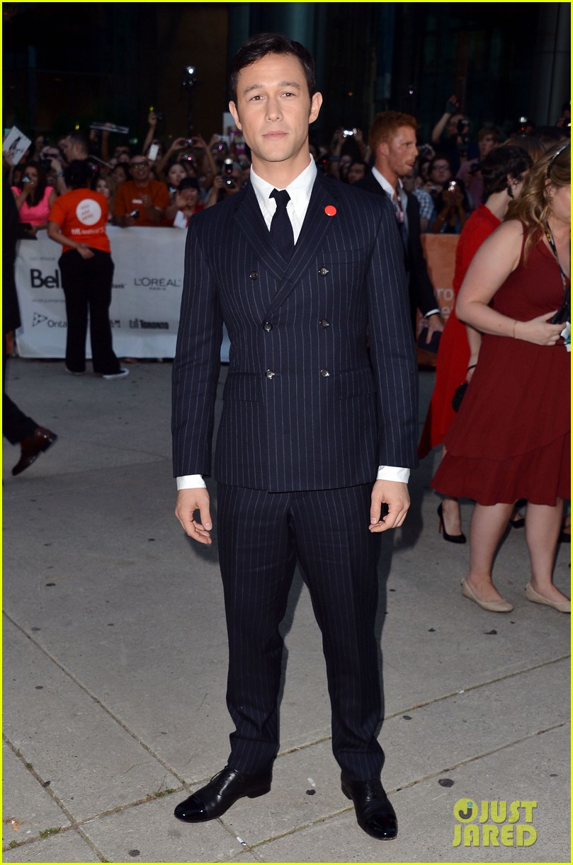 Joseph Gordon-Levitt & Emily Blunt: 'Looper' Premiere at TIFF!: Photo ...