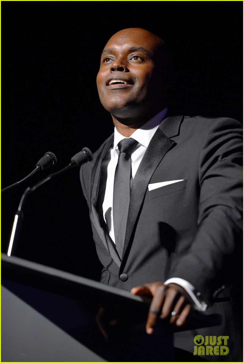 Joseph Gordon-Levitt & Emily Blunt: 'Looper' Premiere at TIFF!: Photo ...