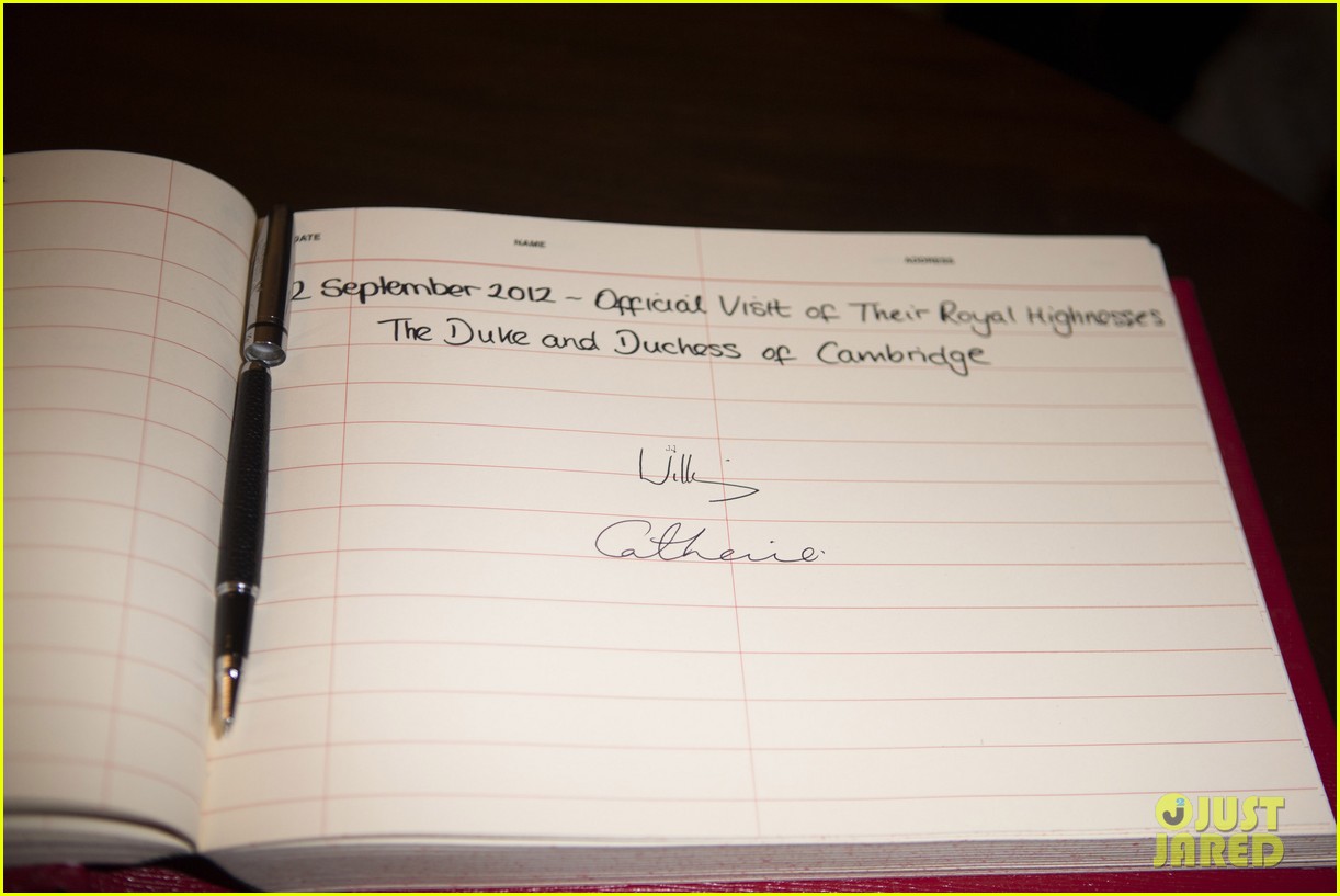 Duchess Kate Toasts the Queen with Glass of Water: Photo 2720261 | Kate ...