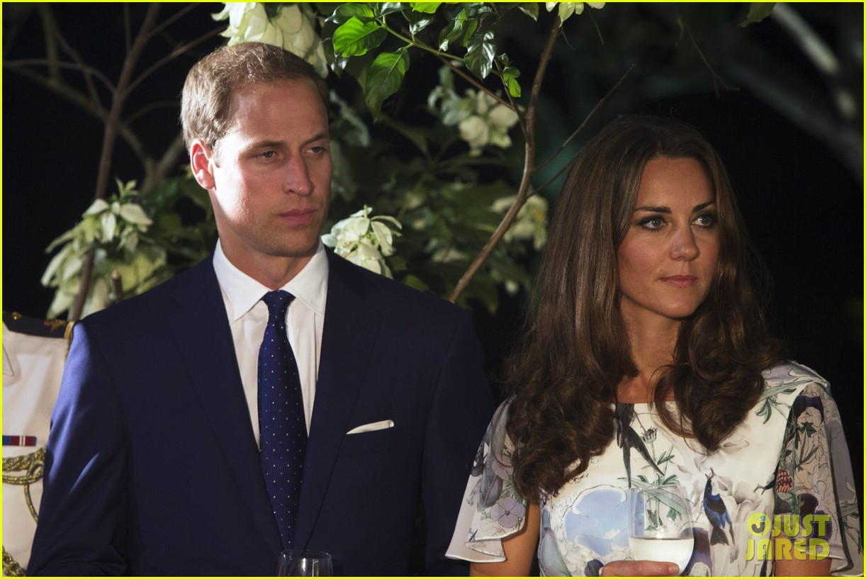 Duchess Kate Toasts the Queen with Glass of Water: Photo 2720265 | Kate ...