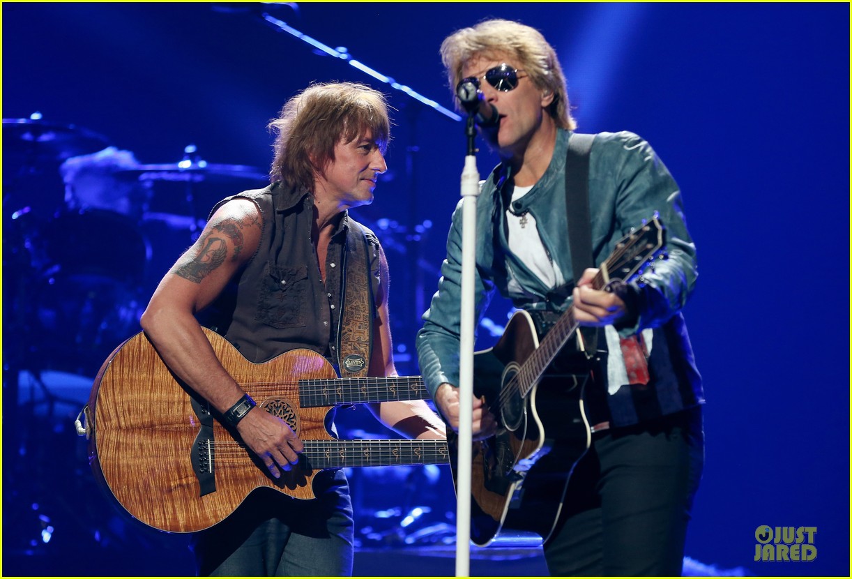 Miley Cyrus & Jon Bon Jovi: iHeartRadio Rock Duo! : Photo 2726089 | Bon ...