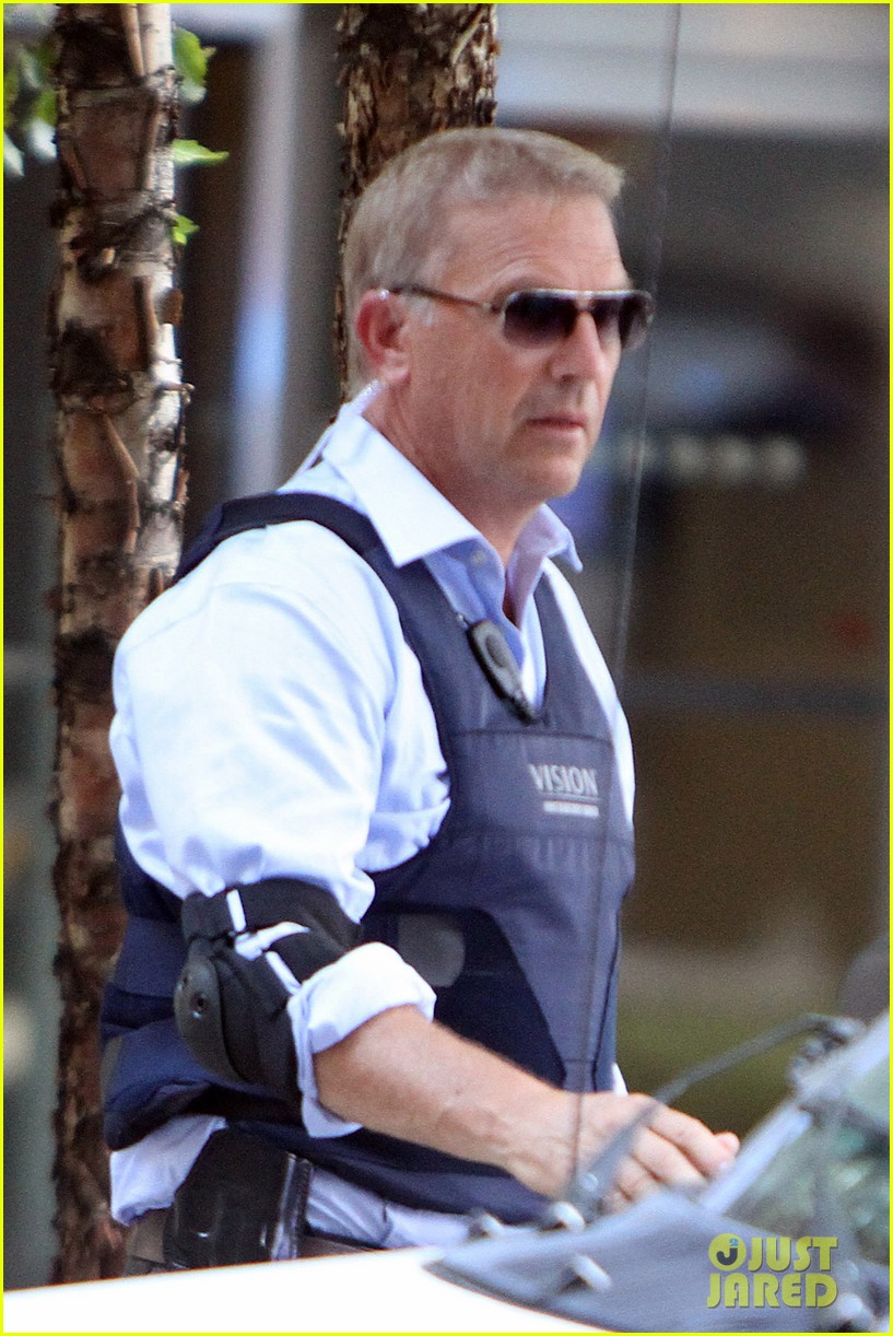 Chris Pine: 'Jack Ryan' Motorcycle Man!: Photo 2712950 | Chris Pine ...