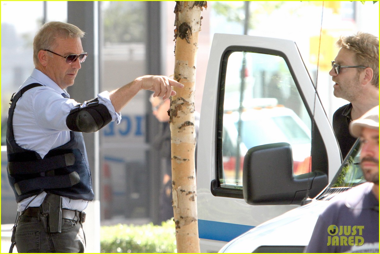 Chris Pine: 'Jack Ryan' Motorcycle Man!: Photo 2712955 | Chris Pine ...