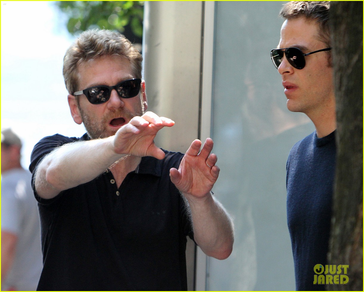 Chris Pine: 'Jack Ryan' Motorcycle Man!: Photo 2712964 | Chris Pine ...