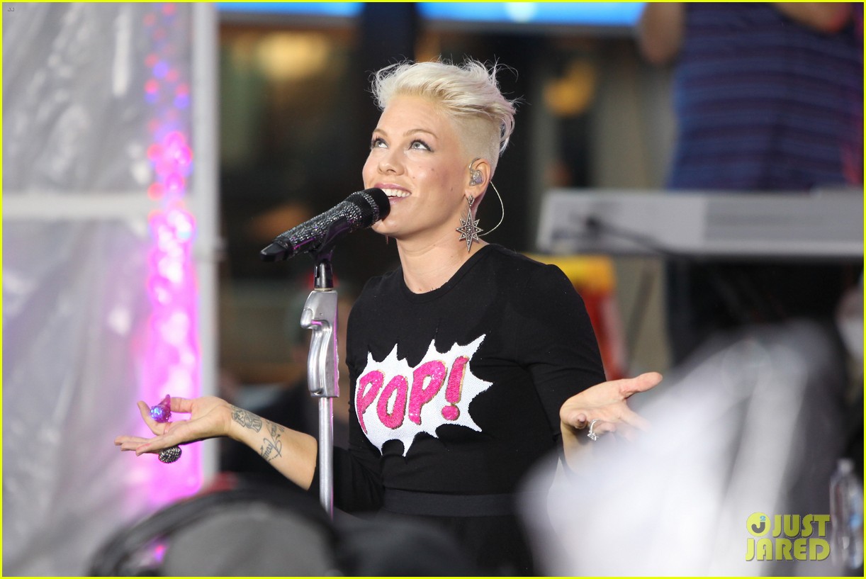Pink: 'Today Show' Performance & Tour Announcement!: Photo 2724308 ...