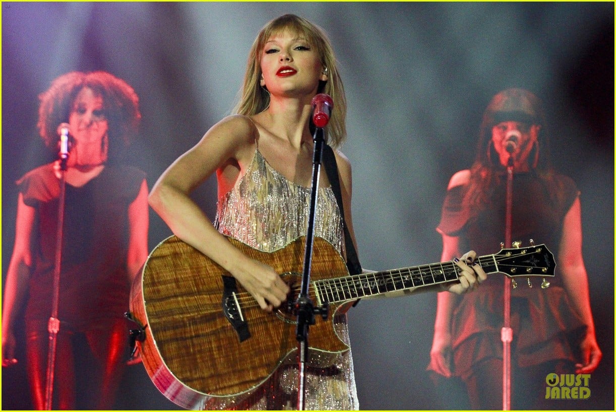 Taylor Swift: Rockin' Rio!: Photo 2721913 | Taylor Swift Photos | Just ...