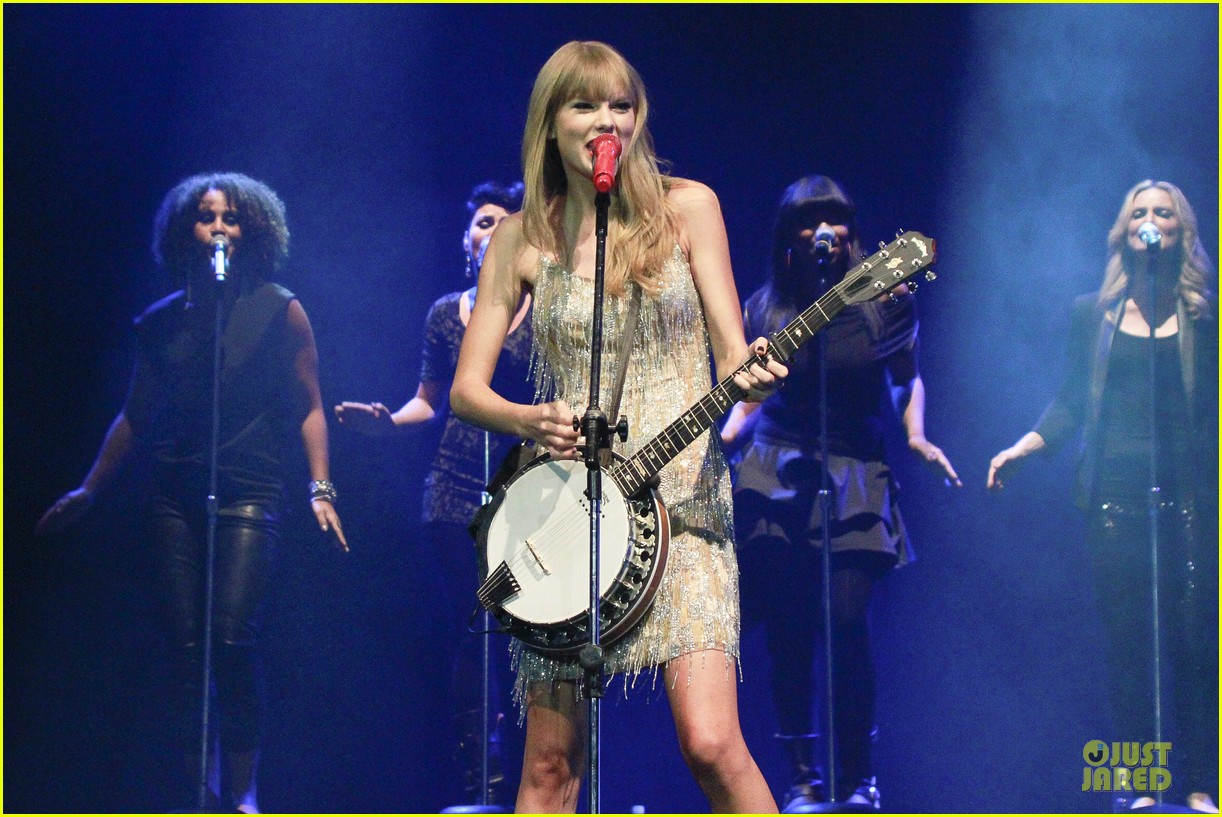 Taylor Swift: Rockin' Rio!: Photo 2721915 | Taylor Swift Photos | Just ...