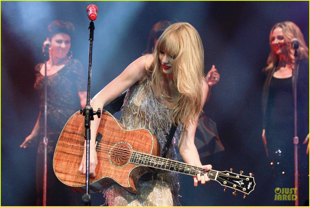 Taylor Swift: Rockin' Rio!: Photo 2721921 | Taylor Swift Photos | Just ...