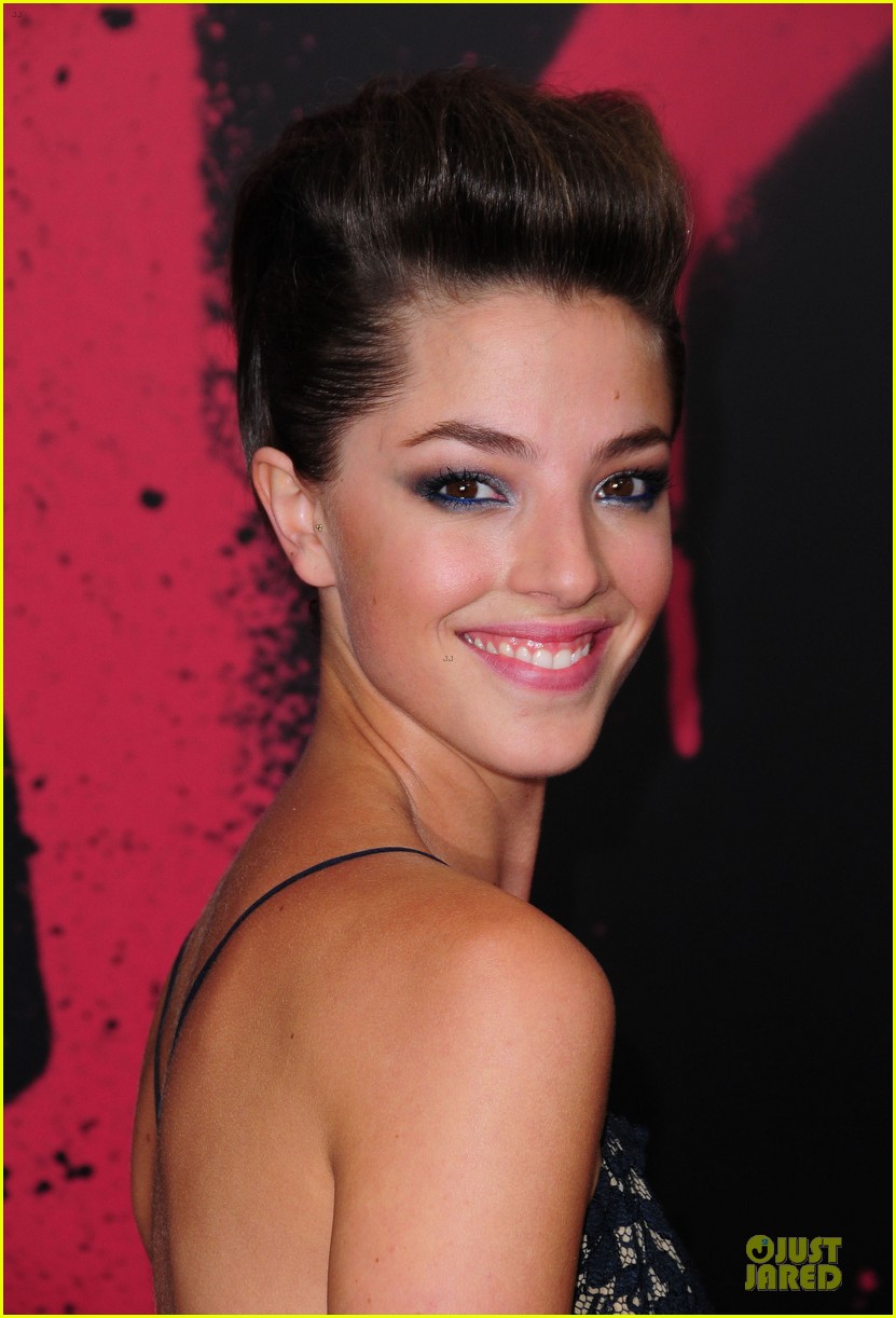 Olivia Thirlby Karl Urban Dredd 3d New York Screening Photo