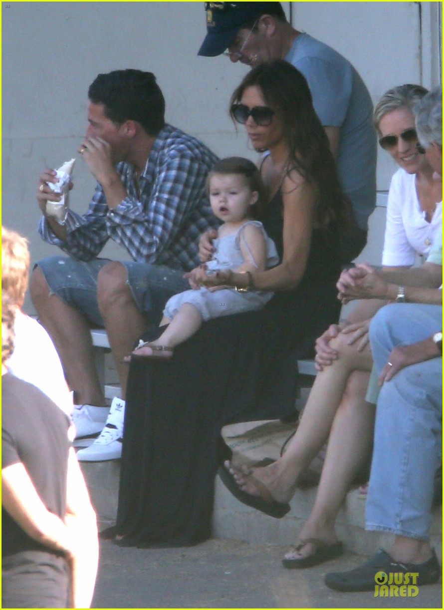 Victoria Beckham: Spectator at Son's Soccer Game!: Photo 2730798 ...