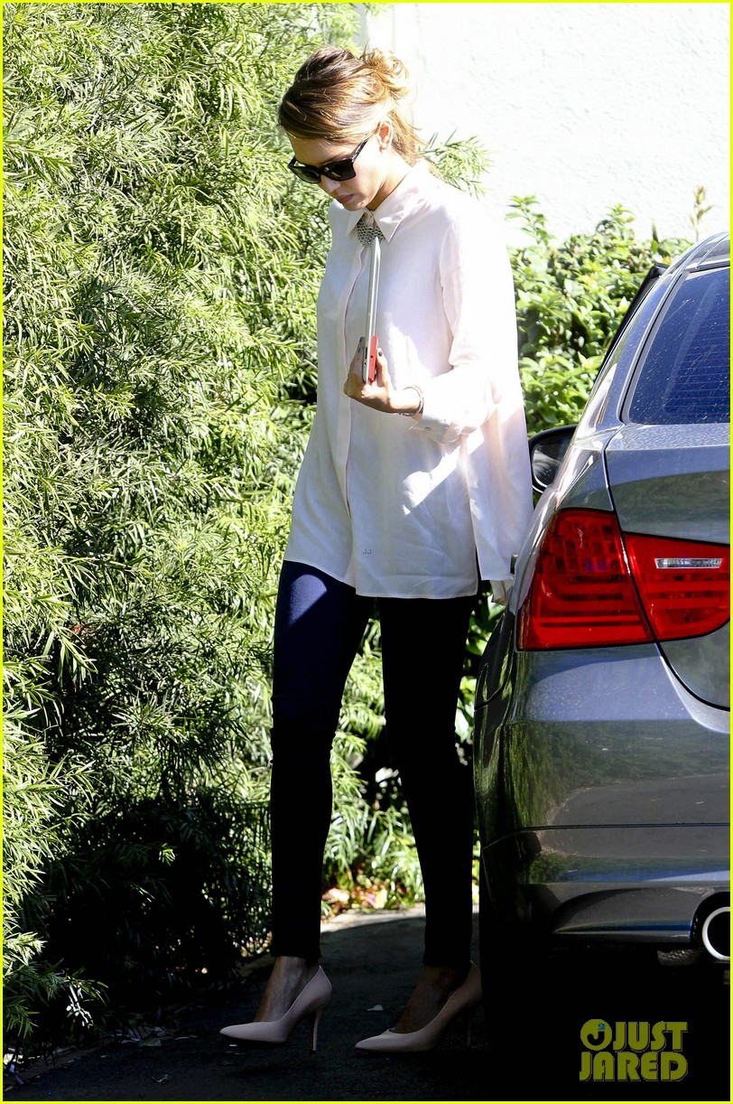 Jessica Alba: 'We All Have An Equal Voice in the Voting Booth!': Photo ...