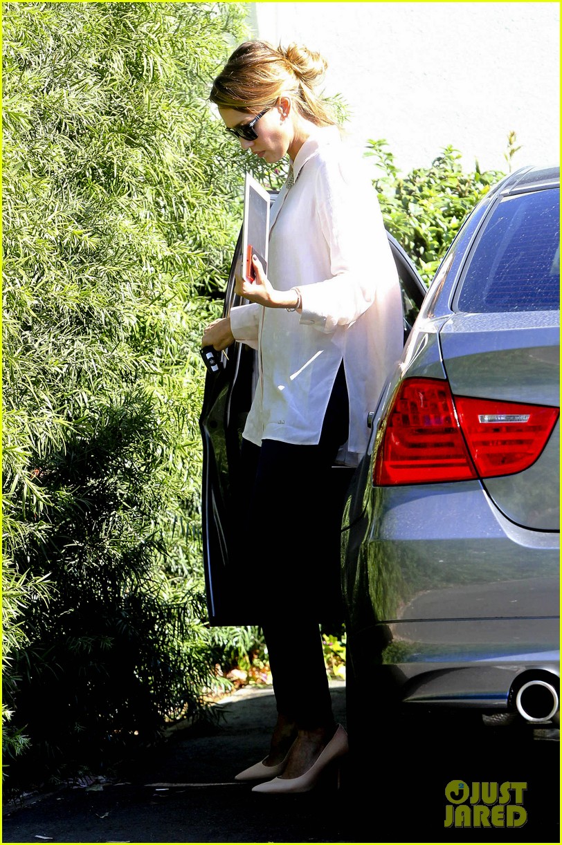 Jessica Alba: 'We All Have An Equal Voice in the Voting Booth!': Photo ...