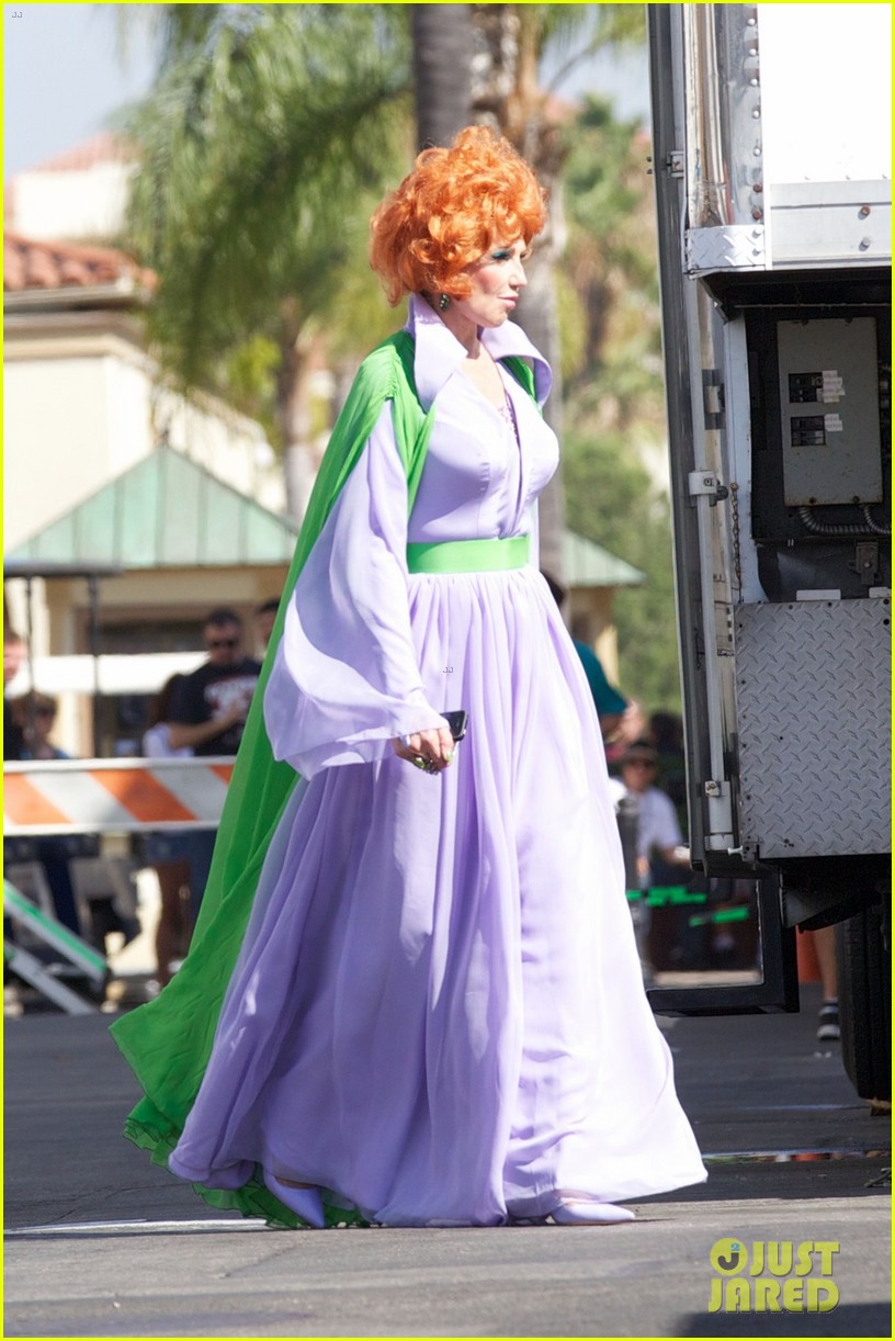 Justin Bartha & Ellen Barkin: 'New Normal' Halloween Episode!: Photo ...