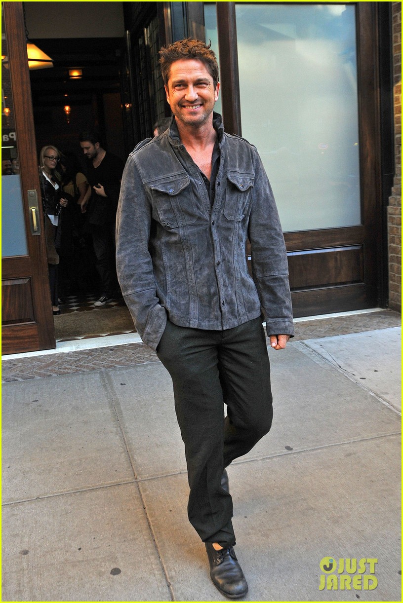 Gerard Butler Recalls Near Death Surfing Accident - Watch!: Photo ...