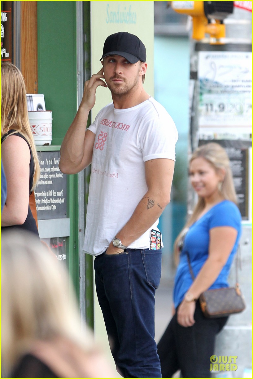 Ryan Gosling is the Man in Motion!: Photo 2731155 | Ryan Gosling Photos ...