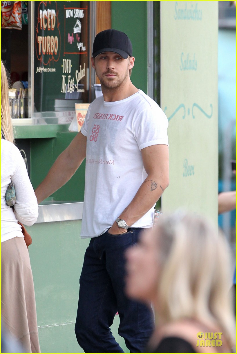 Ryan Gosling is the Man in Motion!: Photo 2731163 | Ryan Gosling Photos ...